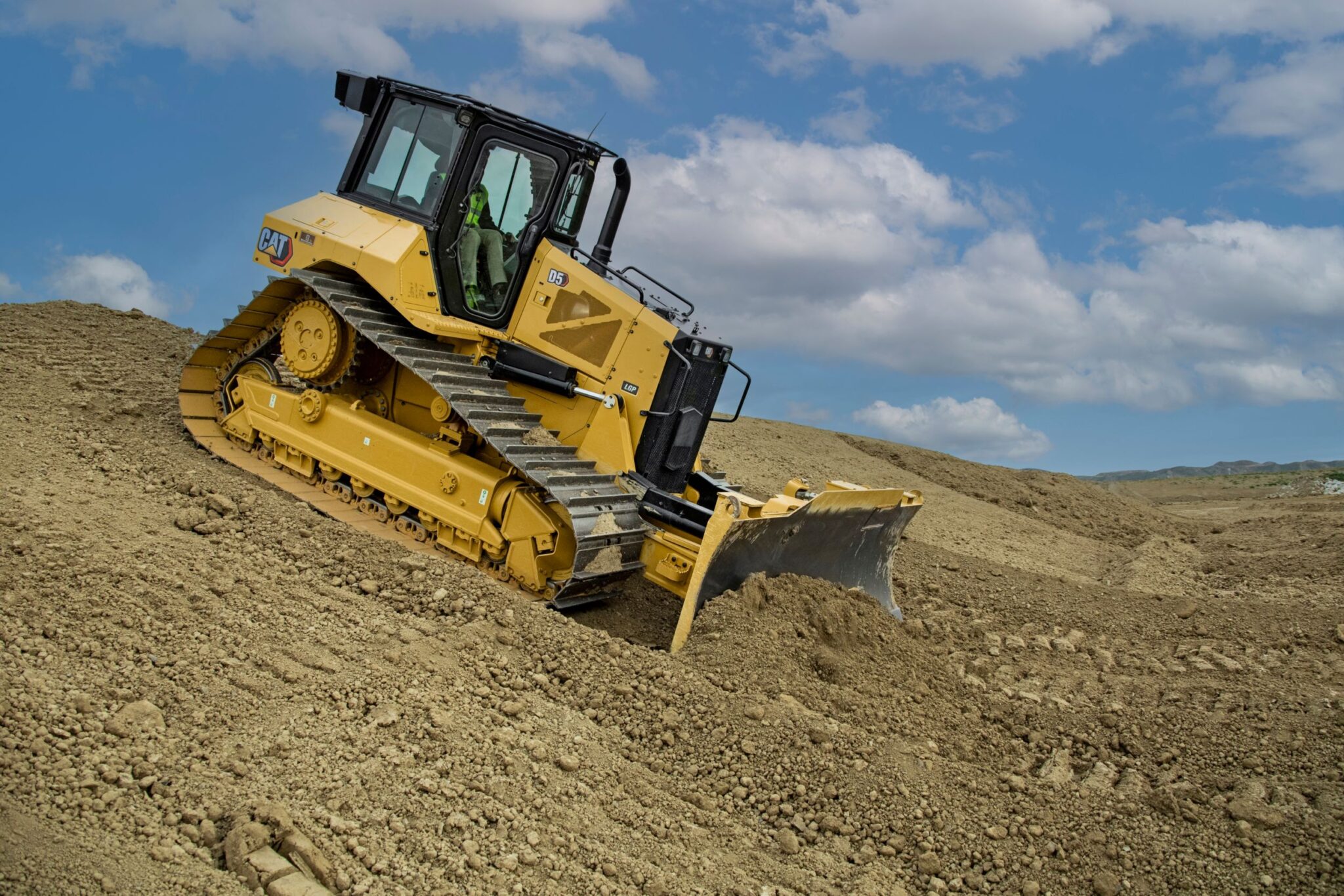 Bulldozer Rental Services in India, Hire a bulldozer and operator